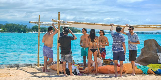 Z’ile Beach All Inclusive Sundowner Evening Package - Mauritius Attractions
