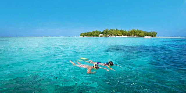 Glass Bottom Boat To Blue Bay Marine Park - Mauritius Attractions