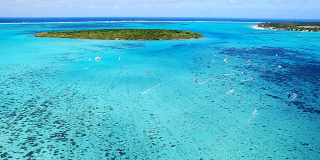 Glass Bottom Boat To Blue Bay Marine Park - Mauritius Attractions