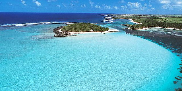 Glass Bottom Boat To Blue Bay Marine Park - Mauritius Attractions
