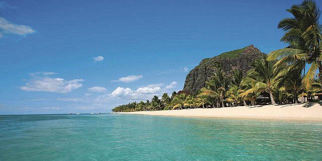 Luxury Yacht Catamaran Cruise - Mauritius Attractions