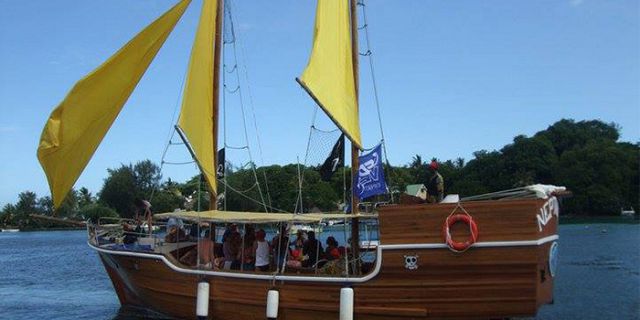 Pirate Boat Cruise to Ile aux Cerfs Island From East - Mauritius ...