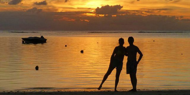 Romantic Couples Sunset Boat Trip with Beach Dinner - Mauritius Attractions